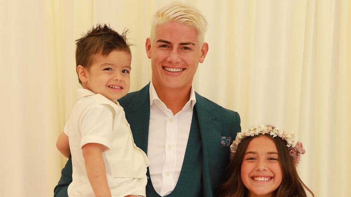 6 Potret Hot Daddy James Rodriguez, Suka Pamer Kemesraan dengan Buah ...