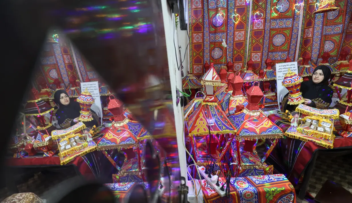 Melihat Pembuatan Fanous, Lentera Khas yang Hanya Ada Saat Ramadan ...