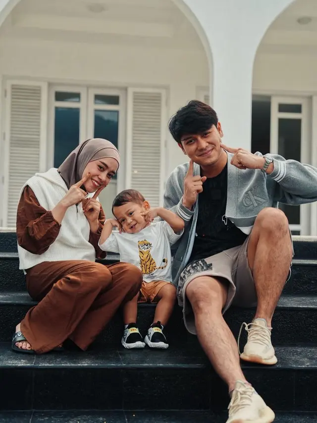 Potret Keluarga Lesti Kejora Bersama Rizky Billar dan Anak, Tingkah Levian Selalu Menggemaskan ...