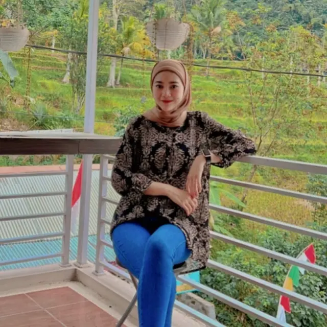 Resmi Bertunangan, Ini 6 Potret Ira Dahlia Handoko Calon Kakak Ipar ...