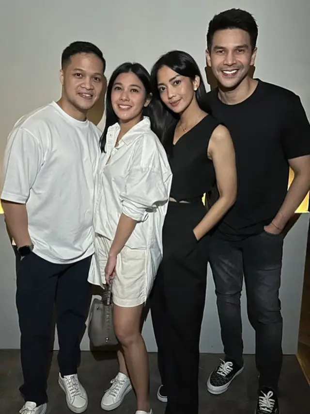 6 Potret Kedekatan Jonathan Frizzy dan Ririn Dwi Ariyanti di Momen ...