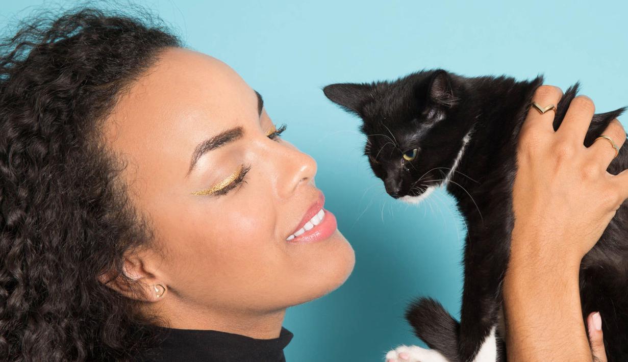 8 Inspirasi Cat Eye Yang Sedang Hits: Mata Kamu Pasti Lebih Cantik ...