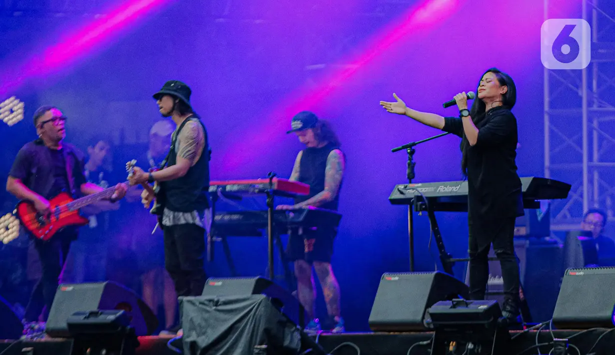 Penampilan Band Cokelat dalam Konser Sheila on 7 - Foto Liputan6.com