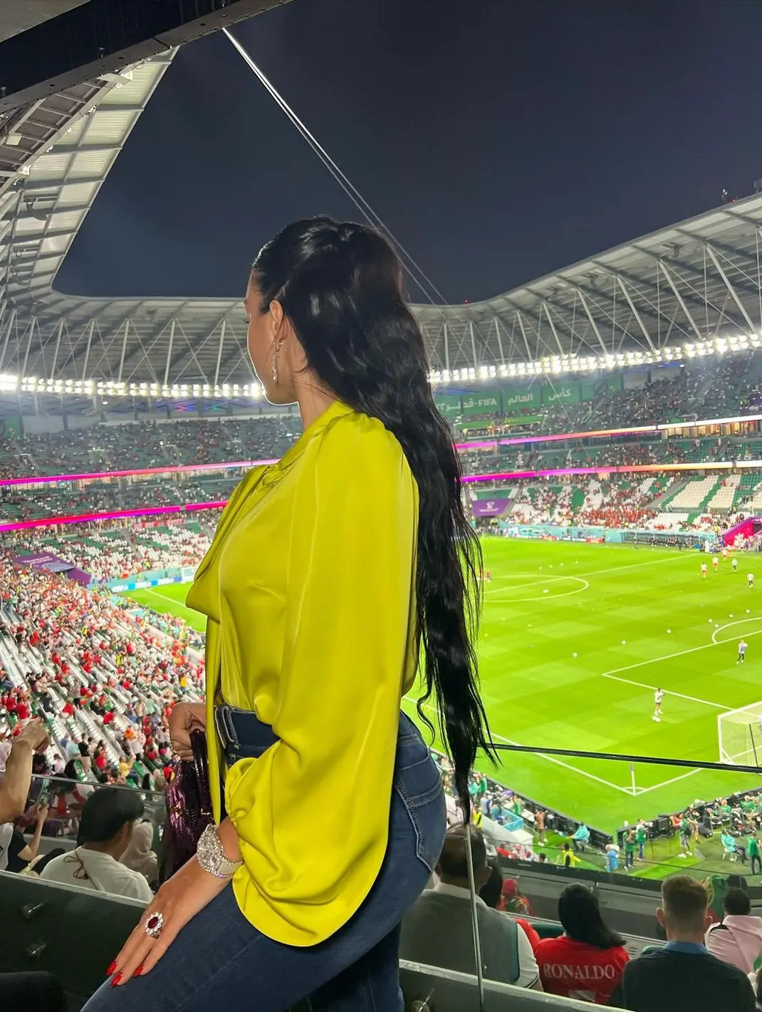 6 Potret Gaya Glamor Georgina Rodriguez, Pacar Cristiano Ronaldo Saat ...