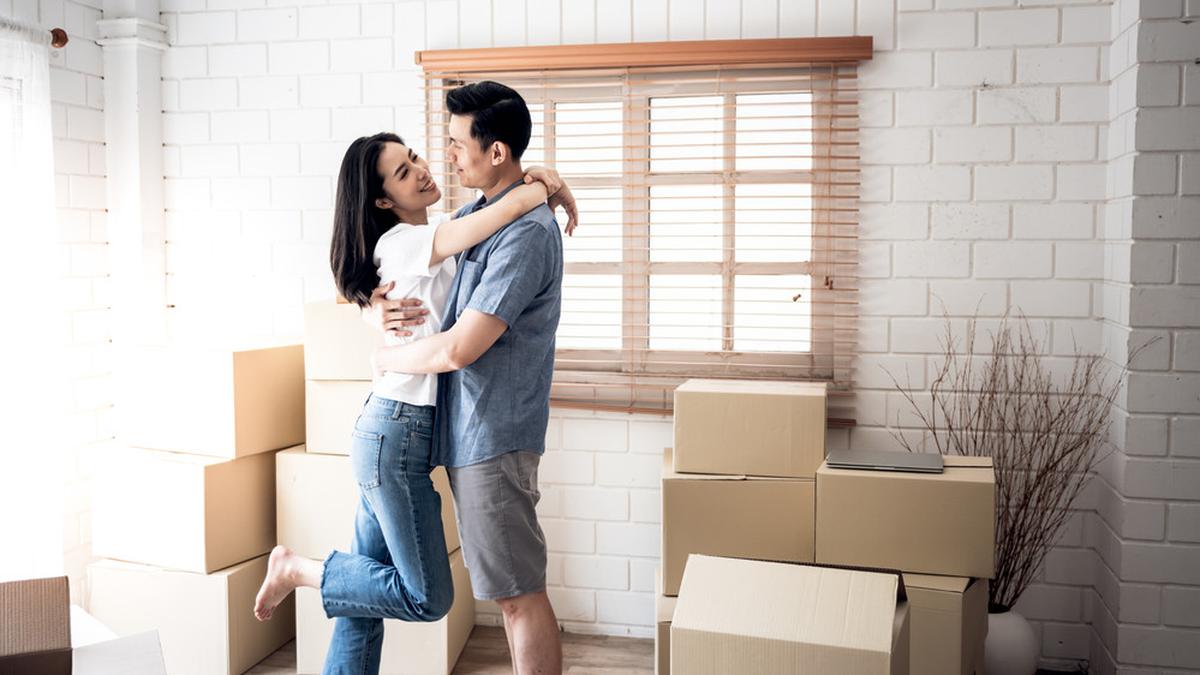 Tak Hanya Sebagai Tanda Sayang, Ini 5 Manfaat Berpelukan untuk ...