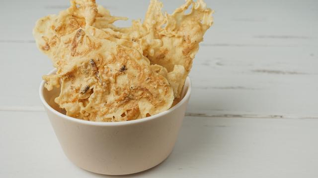 Resep Rempeyek Udang Ebi dengan Bumbu Sederhana - Food Fimela.com