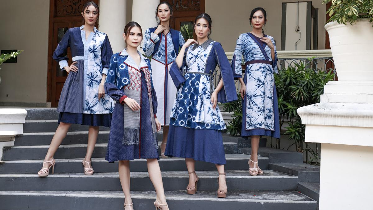 6 Koleksi Brand Fashion Indonesia di Jakarta Kreatif Festival 2021