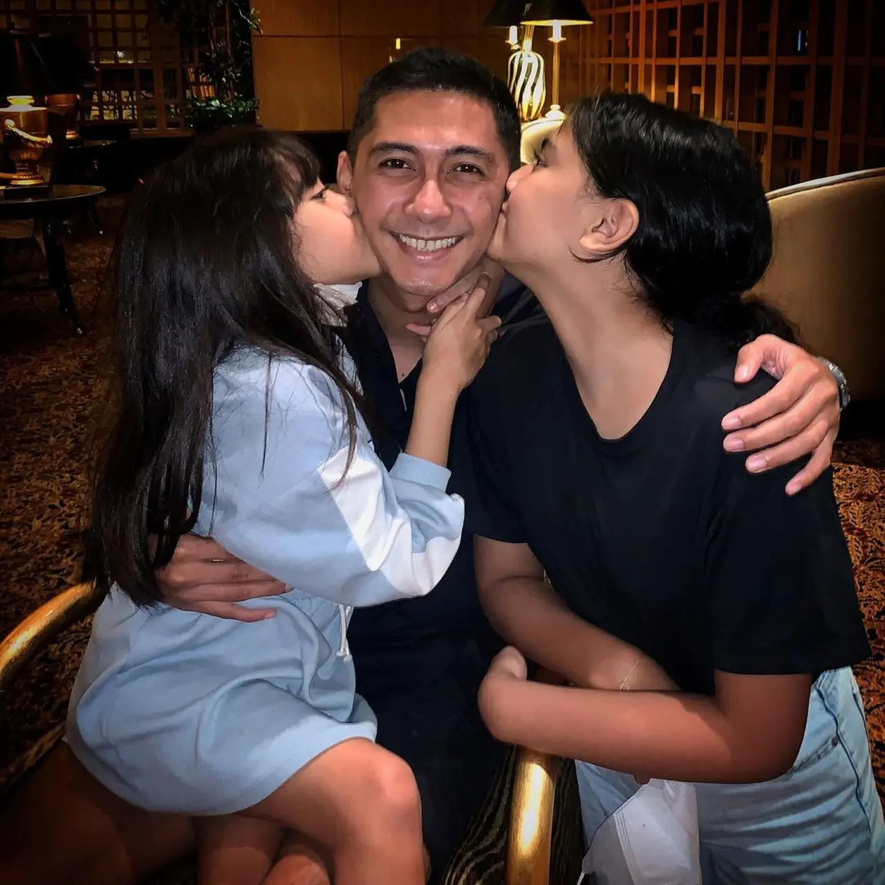 6 Potret Kenang dan Tyna Dwi Jayanti Saat Asuh Anak, Kompak Meski Sudah ...