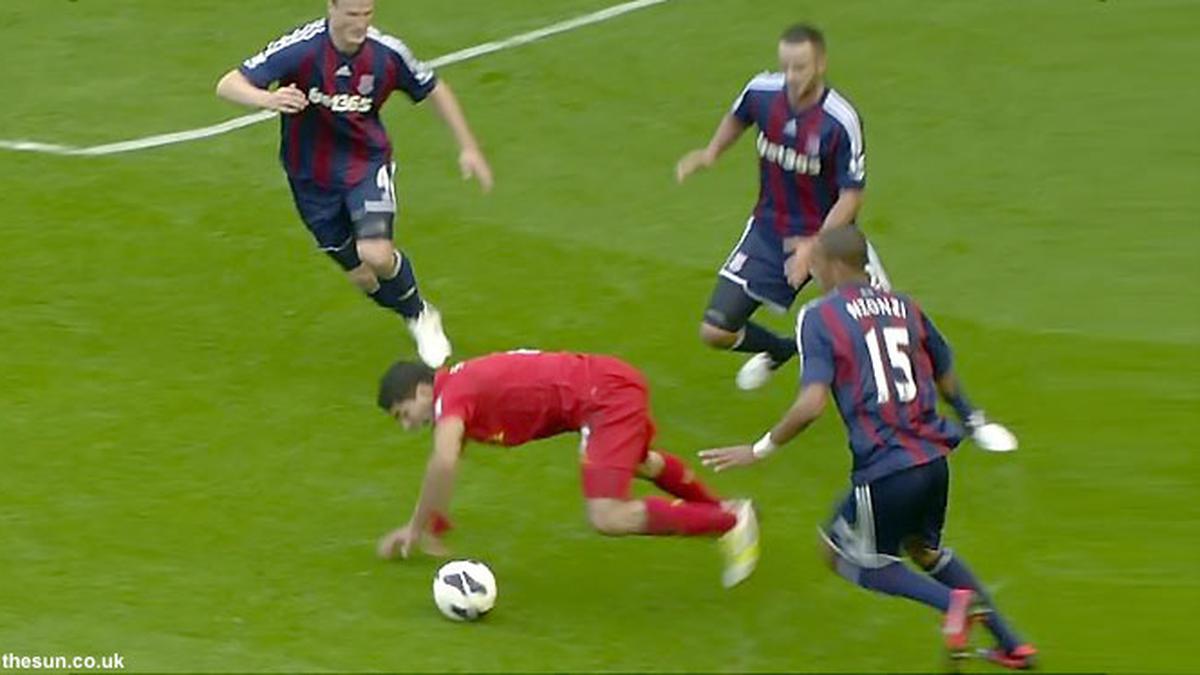 Suarez Diving Agar Liverpool Menang