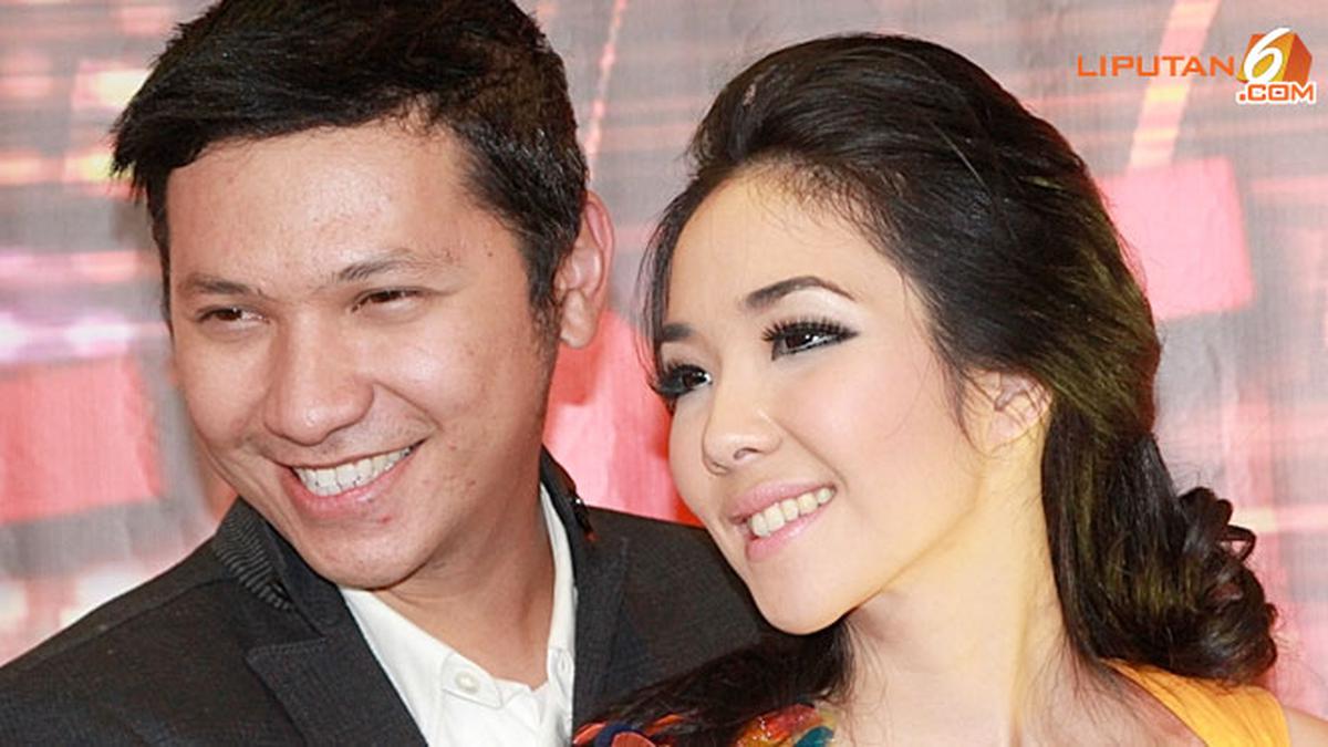 Keluarga Besar Roy Marten Menanti Kelahiran Anak Gading-Gisel - ShowBiz ...