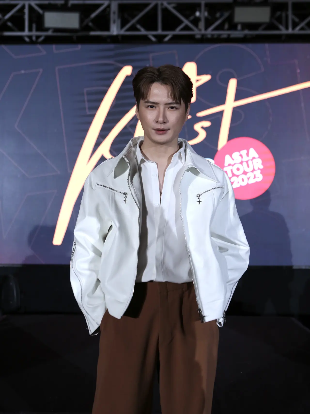 Krist Perawat Gelar Konser di Jakarta, Tampil Memesona Akui Mulai Suka ...