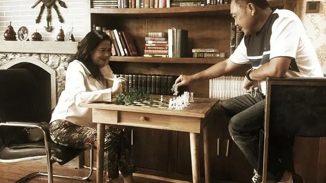 Go Public, Ini 6 Potret Mesra Lydia Kandou dan David Sumendap yang Curi Perhatian - Hot Liputan6.com