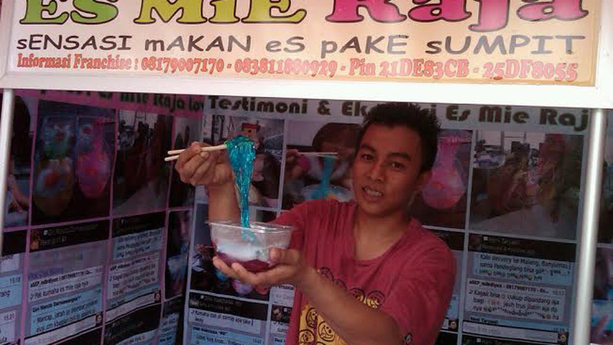 Kuliner Unik Ramadan Es Mie Raja Bogor, Santap Es Dengan Sumpit ...