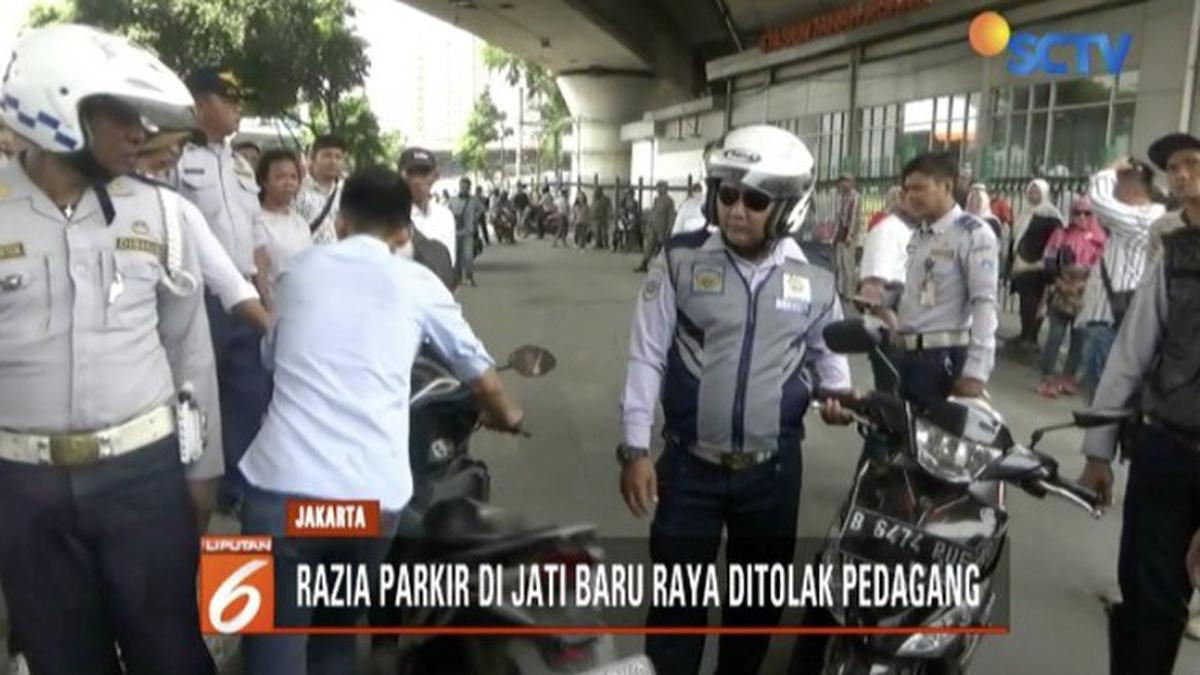 Pedagang Tanah Abang Tolak Razia Parkir Liar di Jalan Jatibaru - News ...