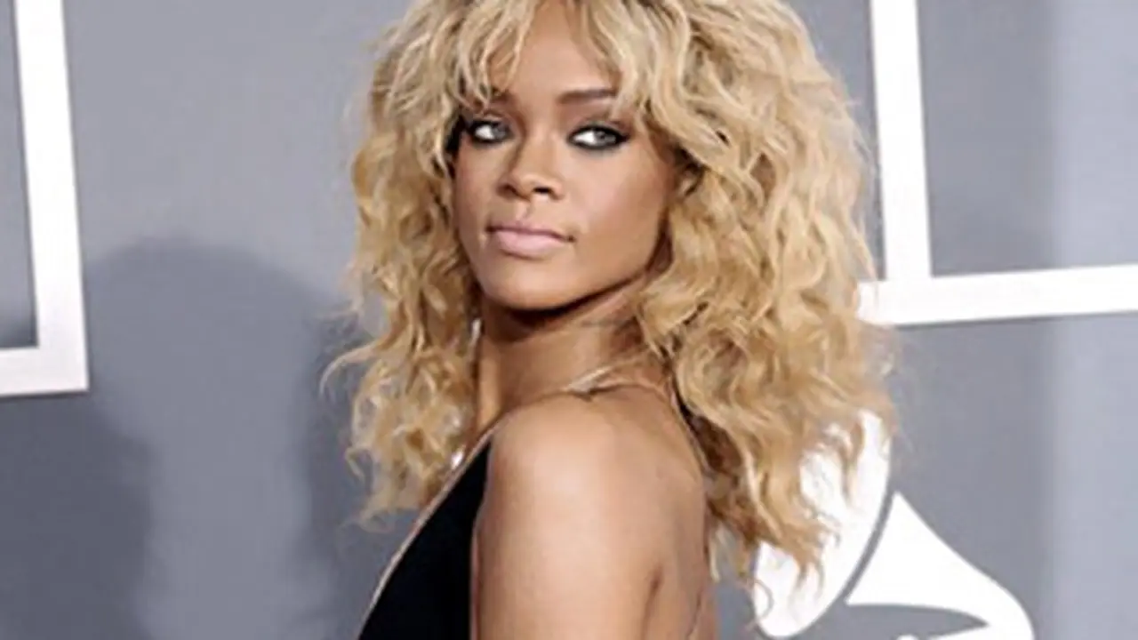 Rihanna Tuntut Fenty Mantan Manajernya - ShowBiz Liputan6.com