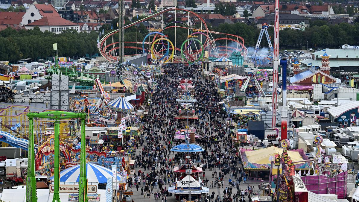 Begini Ramainya Pesta Bir Oktoberfest di Jerman - Foto Liputan6.com