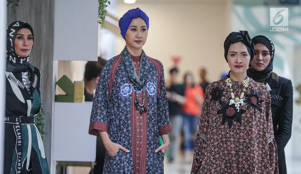 FOTO: Koleksi Busana Muslim Meriahkan Sarinah Ramadan Festive 2019 - Foto Liputan6.com
