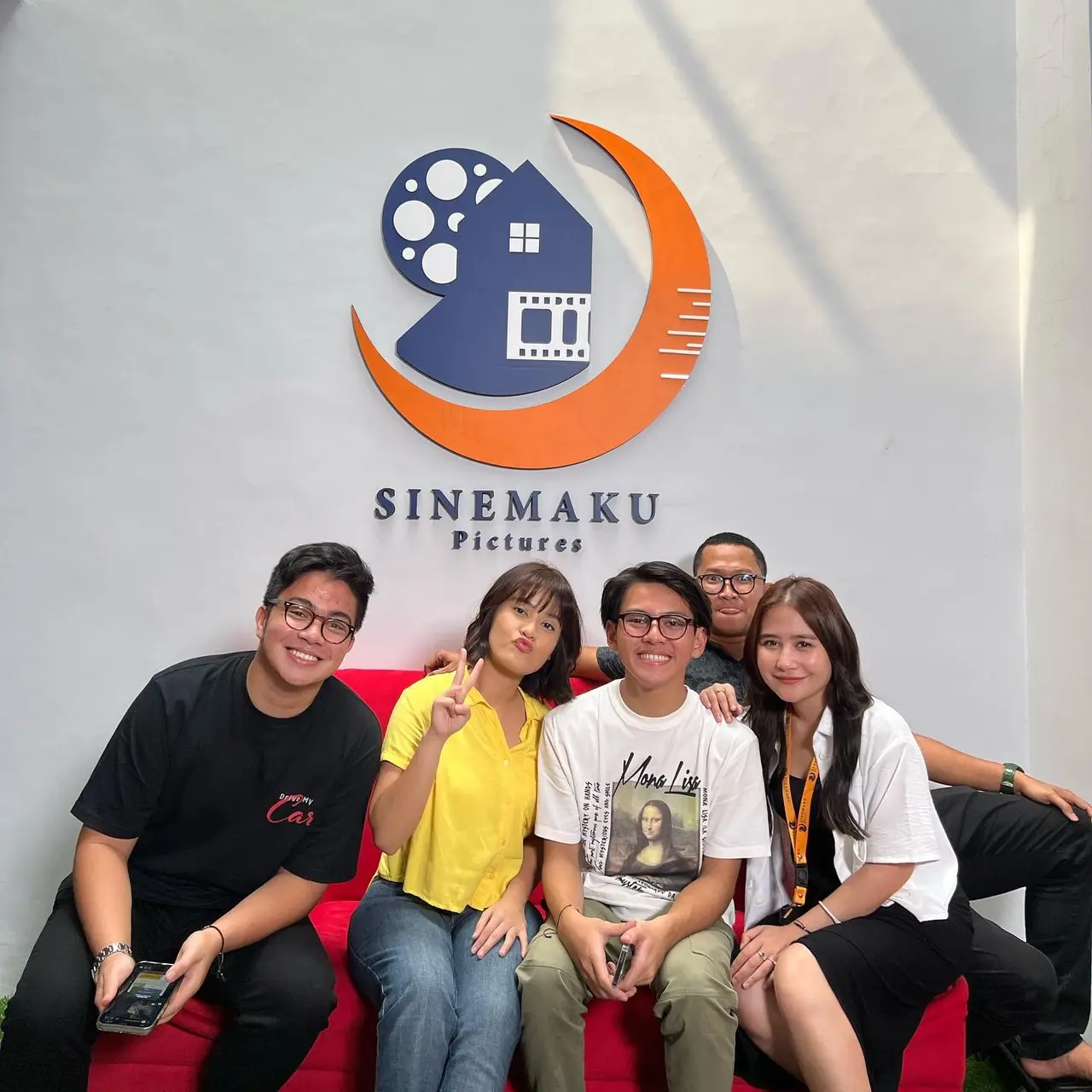 7 Potret Rey Bong dan Ashira Zamita yang Akan Adu Akting Dalam Series Dear Stranger - Hot ...