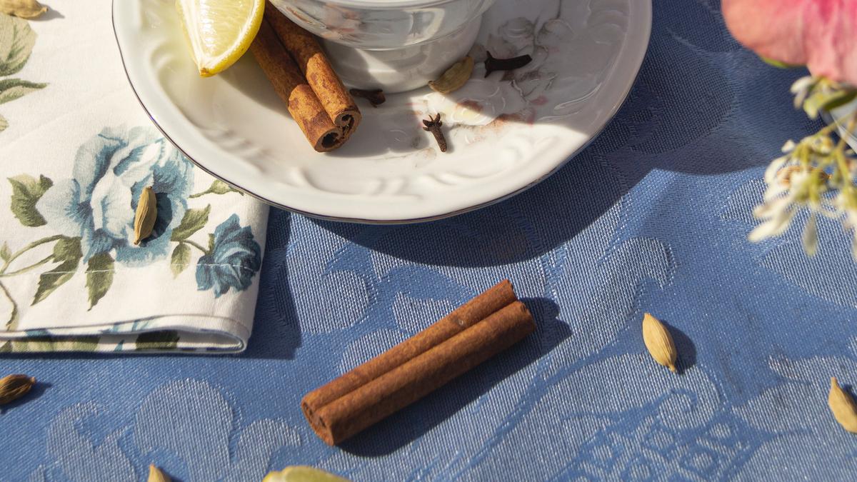 Resep Teh Lemon Kayu Manis untuk Turunkan Kolesterol Tinggi