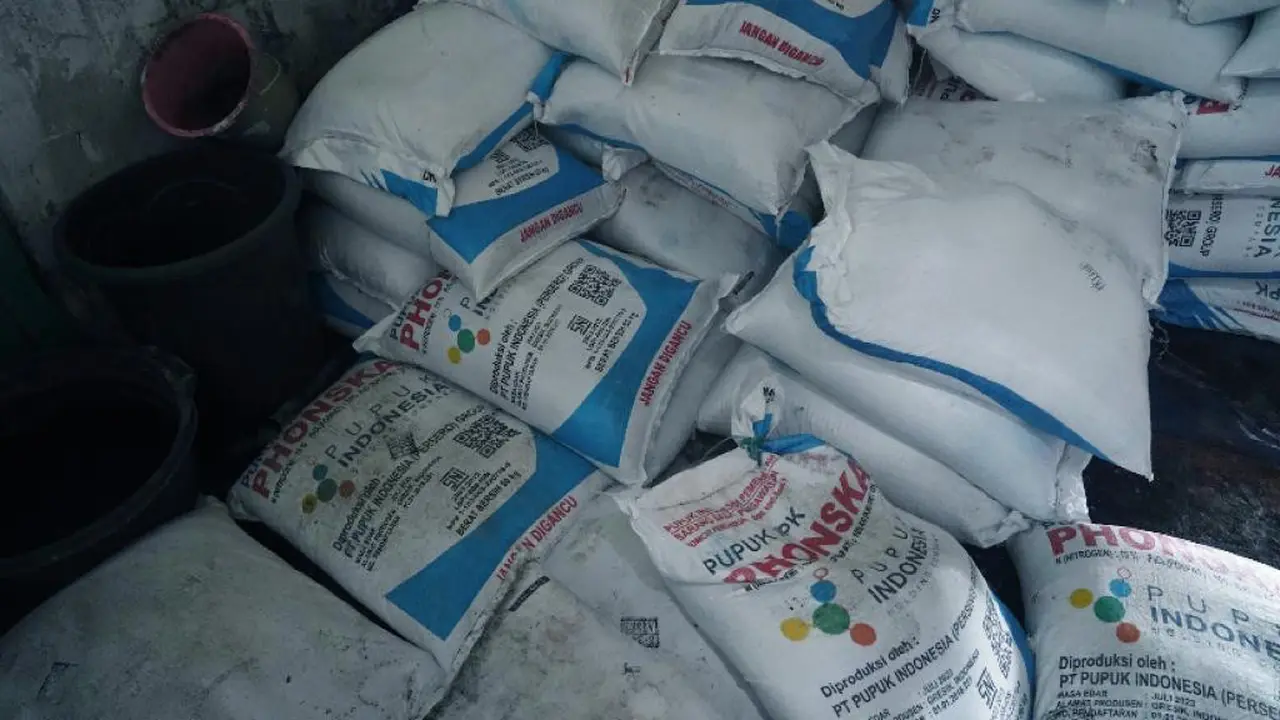 Kementan Minta Seluruh Pupuk yang Beredar Wajib Didaftarkan - Bisnis ...