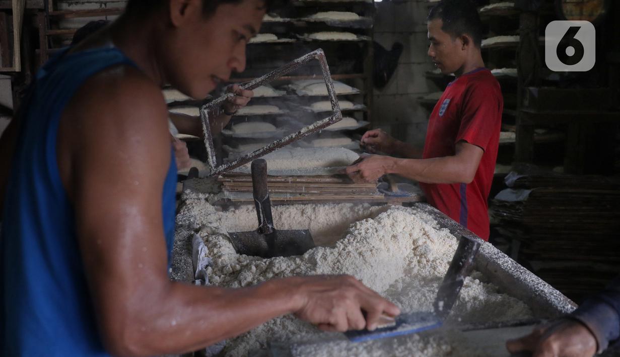 FOTO: Industri Oncom Rumahan Mencoba Bertahan di Tengah Pandemi - Foto ...