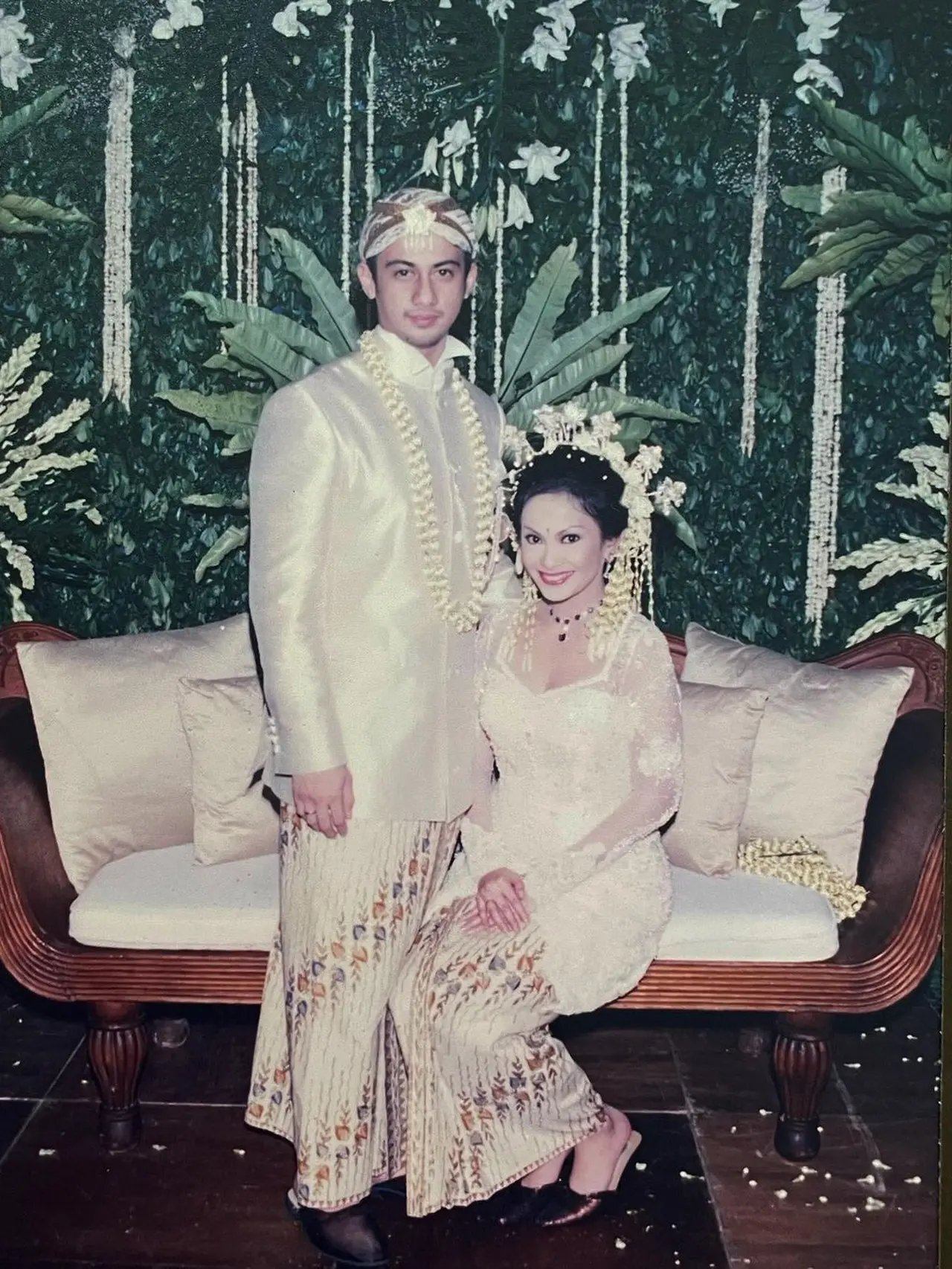 Potret Ersa Mayori Menikah 20 Tahun Lalu, Bentuk Alisnya Jadi Sorotan ...