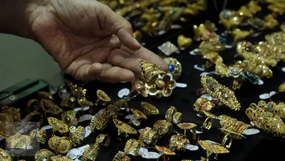 Daftar Harga Emas 24 Karat Hari Ini 23 Agustus 2025,Antam hingga Semar ...