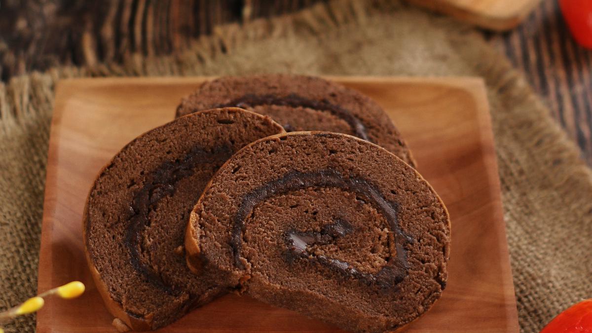 Resep Bolu Gulung Cokelat yang Lembut dan Padat - Food Fimela.com