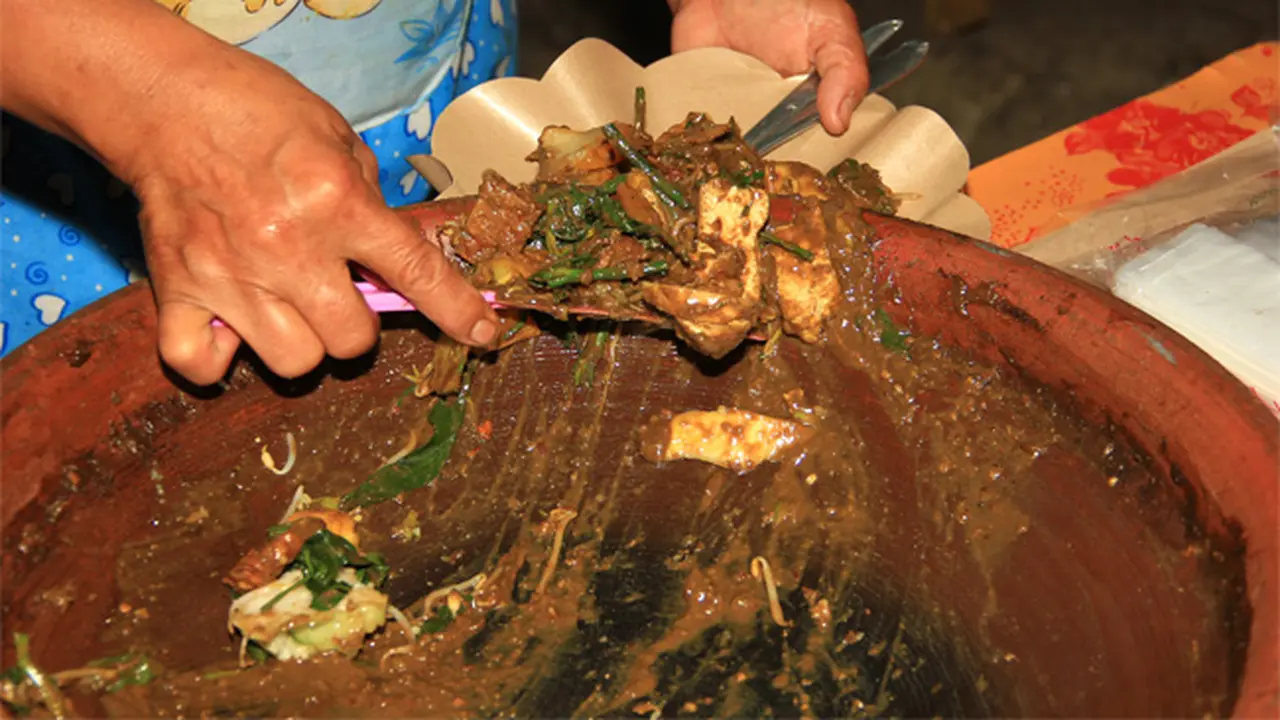 Tak Melulu Pakai Buah, Ini 10 Jenis Rujak Khas Indonesia - Regional ...