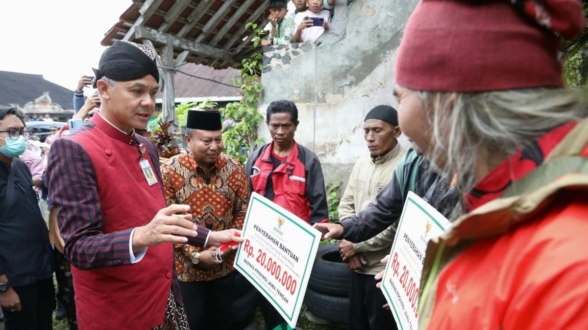 Peringati HUT ke-50 PDI Perjuangan, Ganjar Rehab 50 Rumah Kader