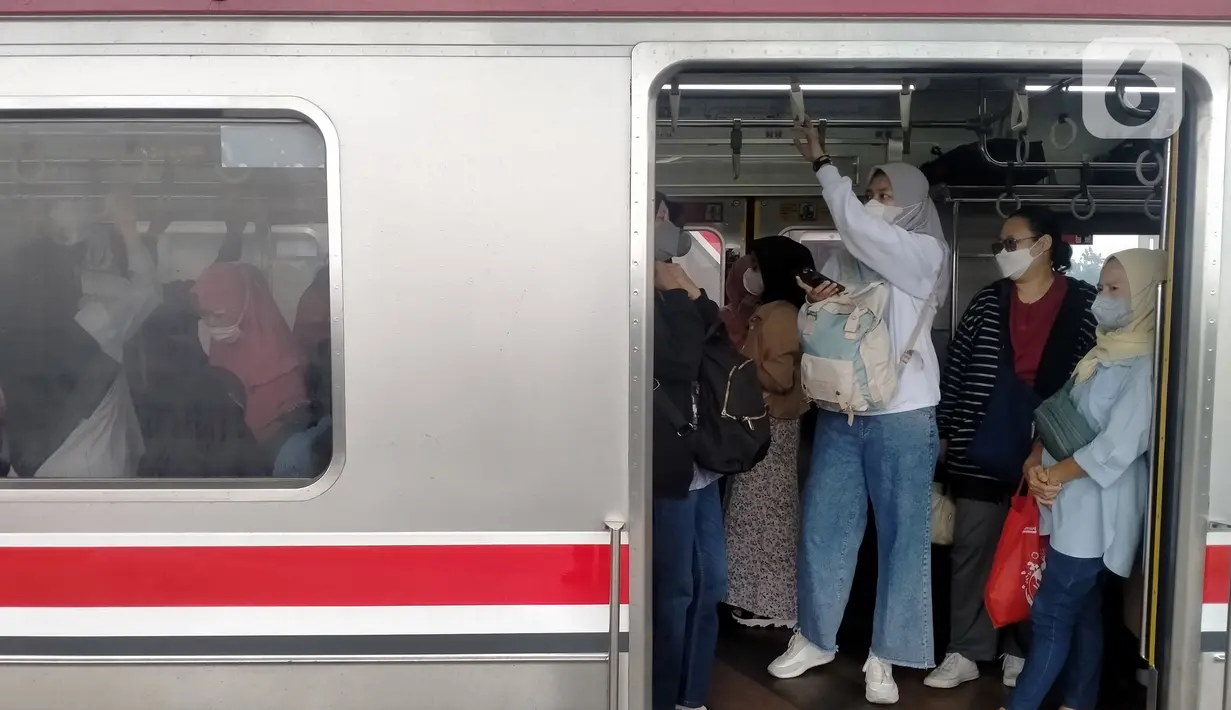 Siap-Siap Penyesuaian Tarif Baru KRL Jabodetabek Tahun Depan - Foto ...