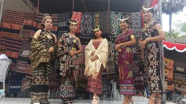 Pesona Galeri Tenun Ikat NTT di Perbatasan RI-Timor Leste - Regional ...