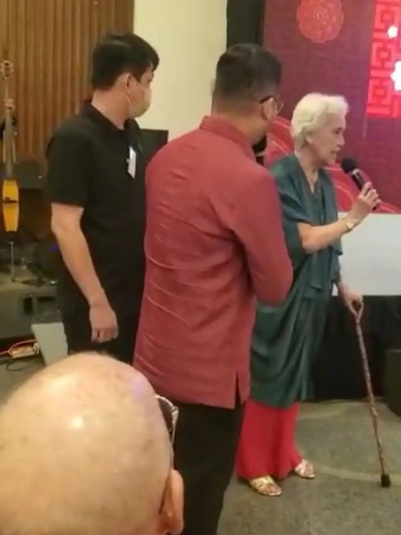 Viral Gaya Henny Purwonegoro Tetap Eksis Di Usia 75 Tahun, Ibu Mertua ...