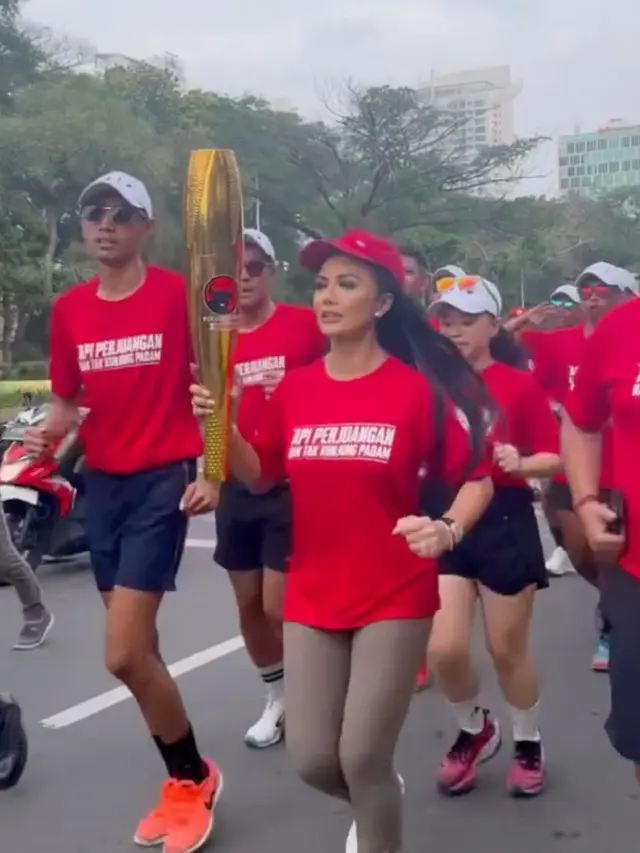 6 Potret Krisdayanti Bawa Obor Api Perjuangan Jelang Rakernas PDIP ...