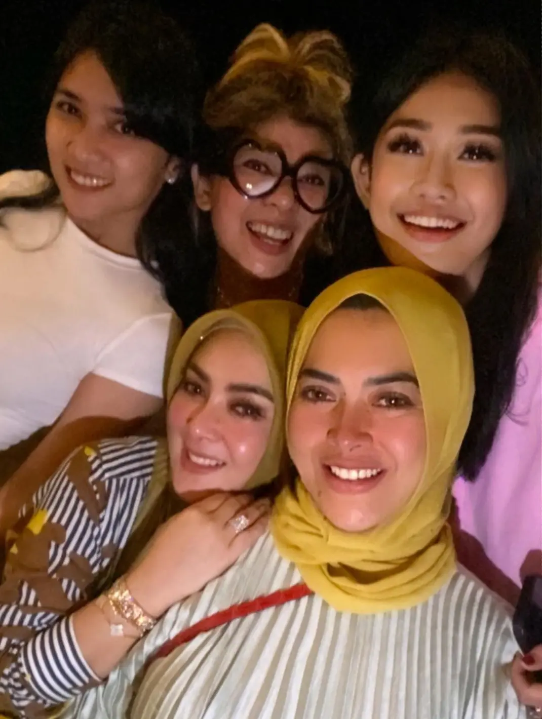 Potret Terbaru Oline Mendeng, Pemeran Susi OB yang Kini Jadi Sosialita ...