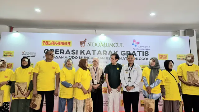 Sido Muncul Hadirkan Cahaya dan Harapan Baru Lewat Operasi Katarak Gratis di RS Permata Jonggol ...