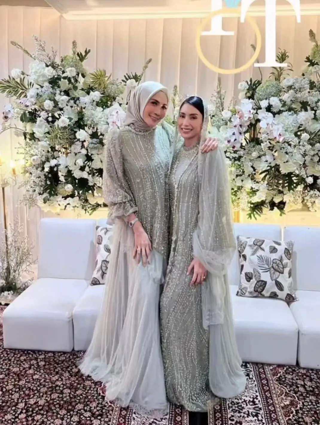 6 Gaya Tyas Mirasih Dibalut Gaun Hijau Sage saat Pengajian Jelang Pernikahan - Photo Fimela.com