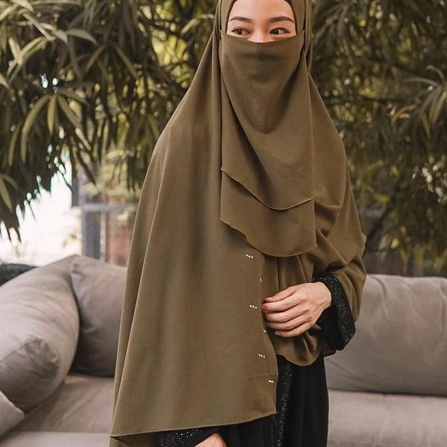 Potret 6 Artis Mualaf Pakai Cadar, Belajar Tampil Tertutup Usai Memeluk ...