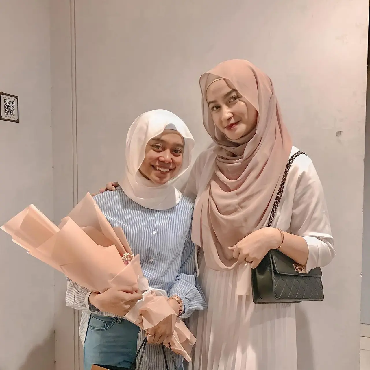 6 Potret Persahabatan Lesti Kejora dan Shania Indriani, Selalu Saling Dukung - Hot Liputan6.com