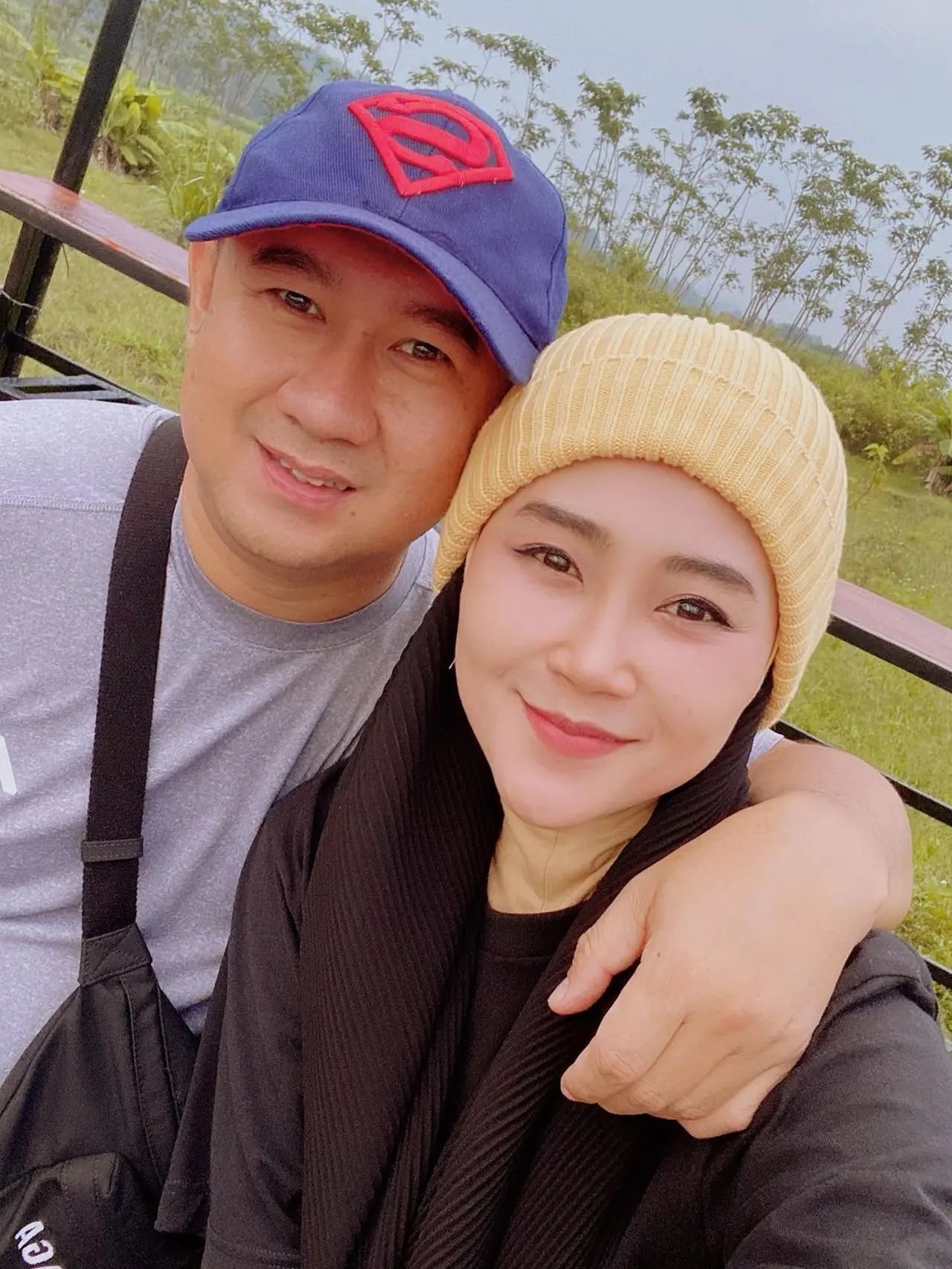 6 Potret Terbaru Bu Dendy yang Pernah Viral, Disebut Makin Glowing dan ...