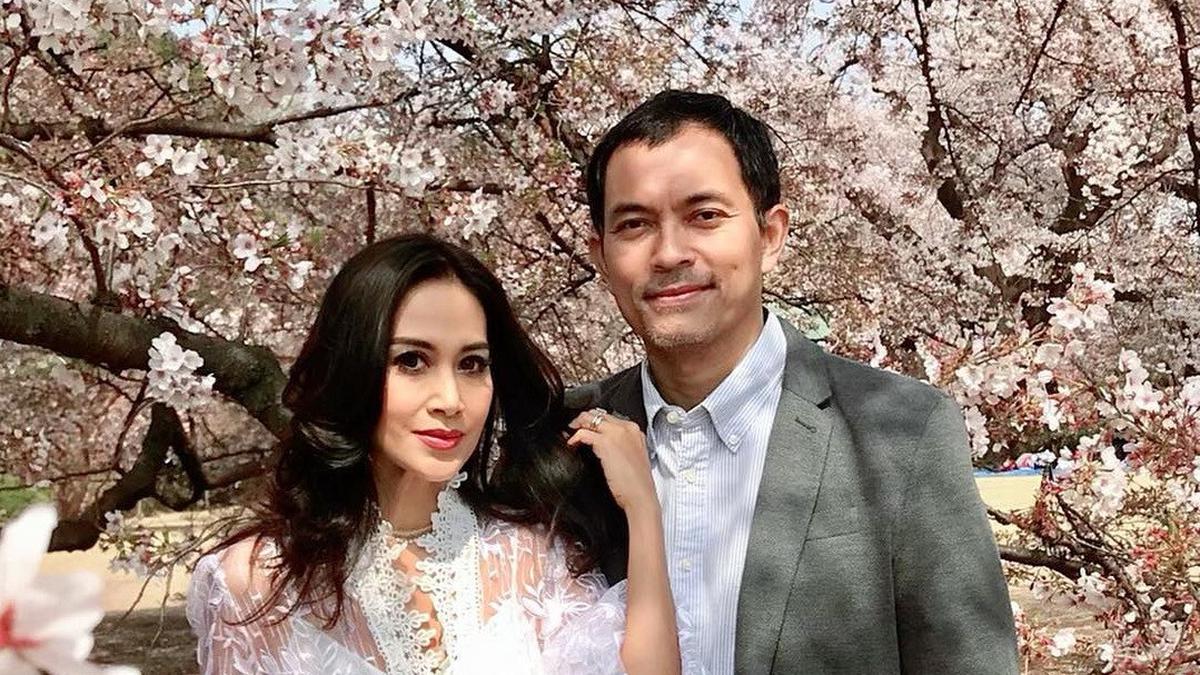 22 Tahun Pernikahan, Diah Permatasari Unggah Sederet Foto Lawas ...