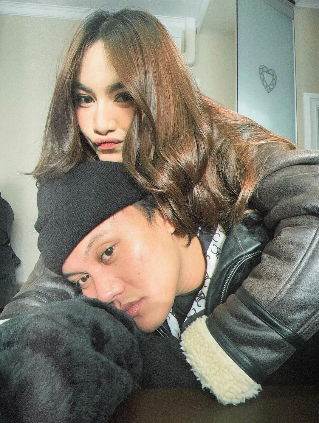 6 Gaya Liburan Mahalini di Belanda Bareng Rizky Febian, Tampil Hangat ...