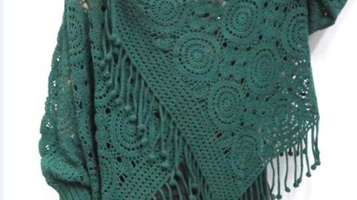 10 Ide Fashion Terlihat Lebih Muda dengan Bahan Rajut - Photo Fimela.com