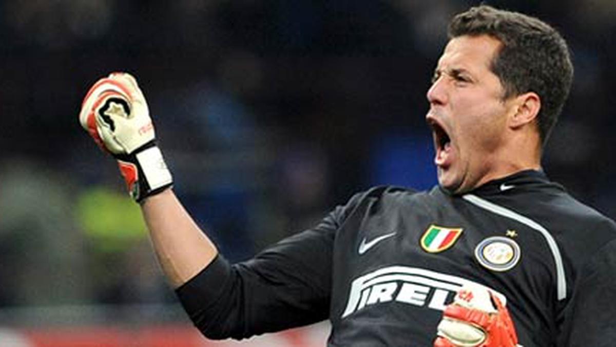 Julio Cesar (© AFP 2008) - Foto Liputan6.com