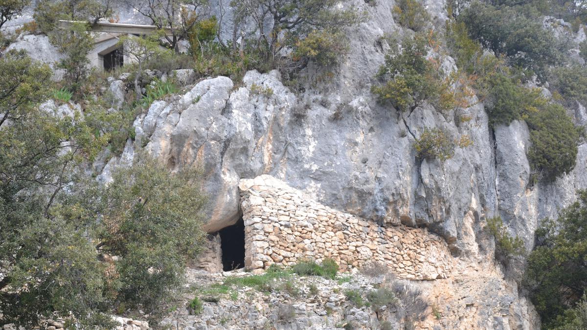 Abris Sous Roche Adalah Ceruk, Pahami Fungsinya bagi Manusia Purba di ...