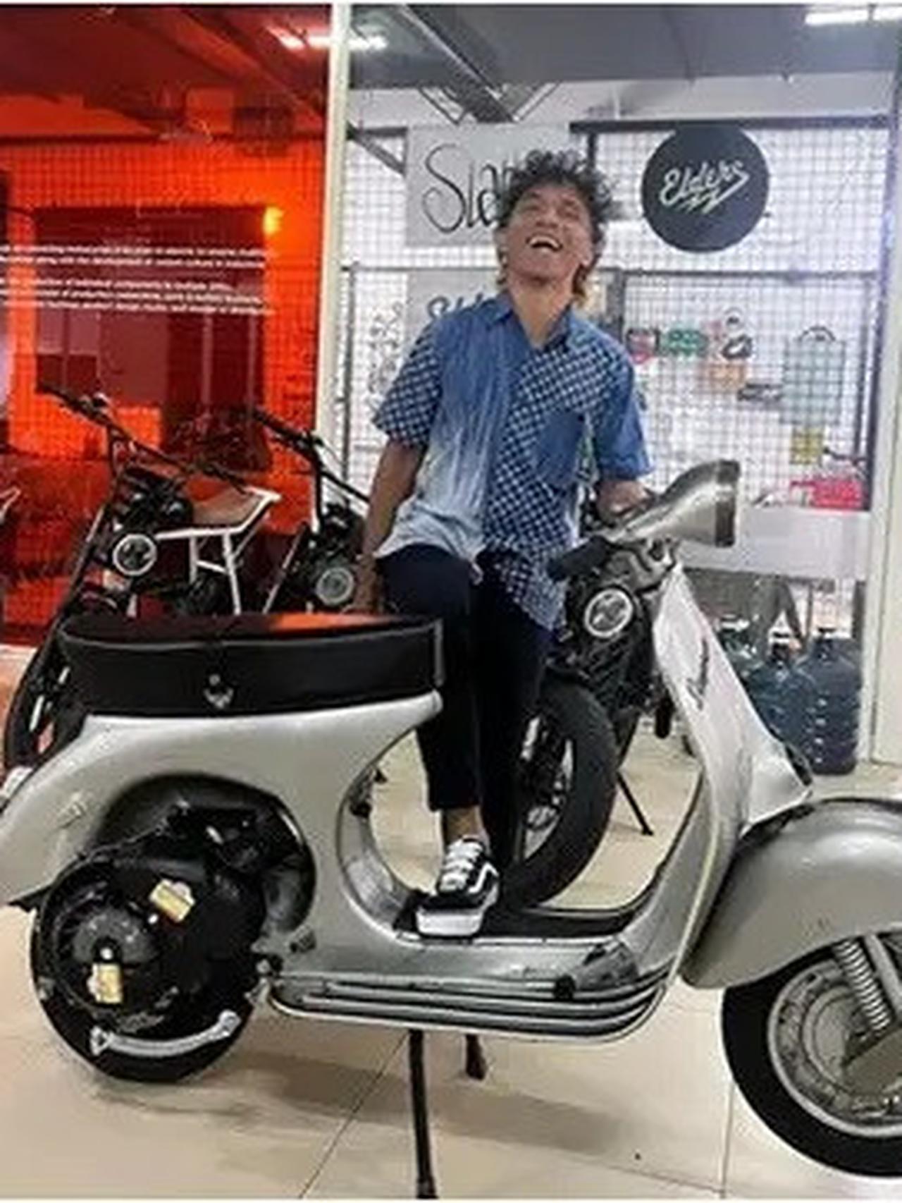 6 Transformasi Kaka Slank dari Penampilan Gimbal Hingga Kini Implan 5 ...