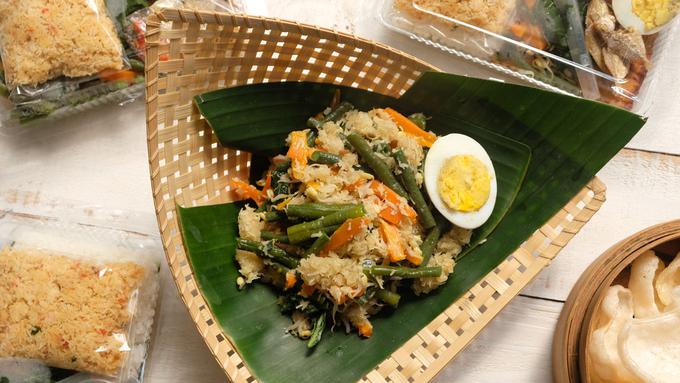 Resep Nasi Gudangan Komplit - Food Fimela.com