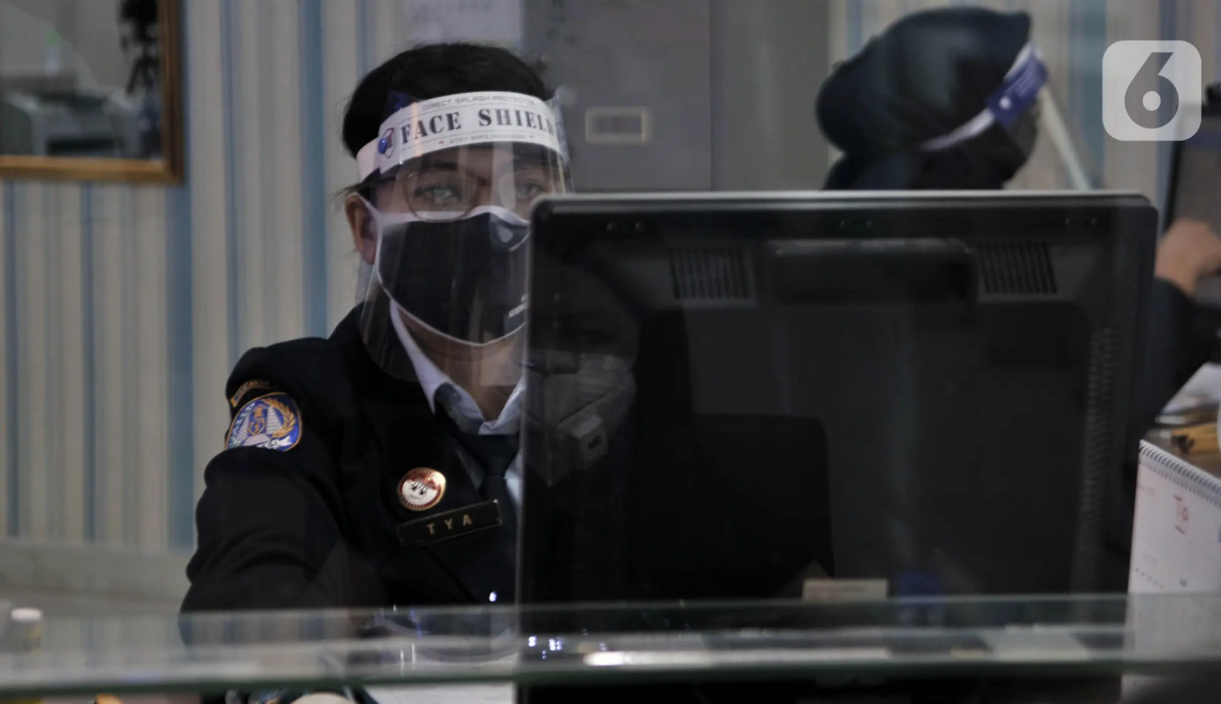 FOTO: Aktivitas Layanan Kantor Imigrasi Usai Beroperasi Lagi - Foto ...