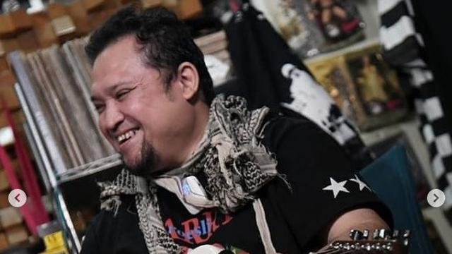 Aria Baron Eks Gitaris GIGI Meninggal Dunia Setelah Berjuang Melawan ...