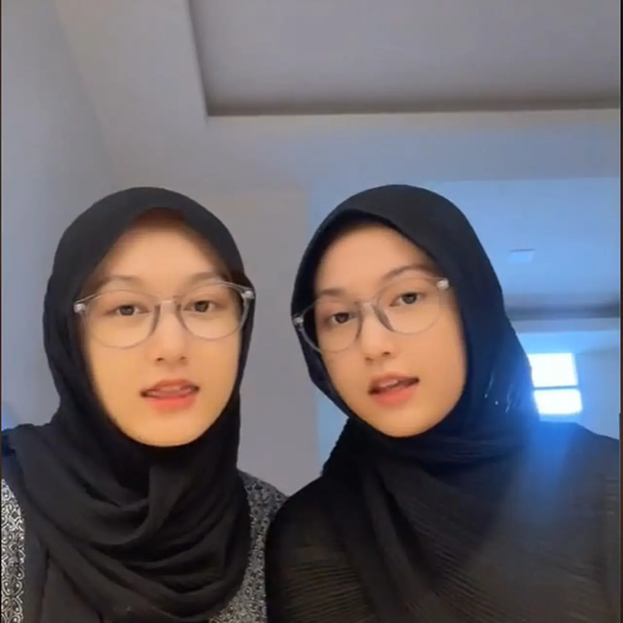 6 Potret Shafa dan Shaira, Saudara Kembar Disebut Mirip Zoe dan Laura Jackson - Hot Liputan6.com